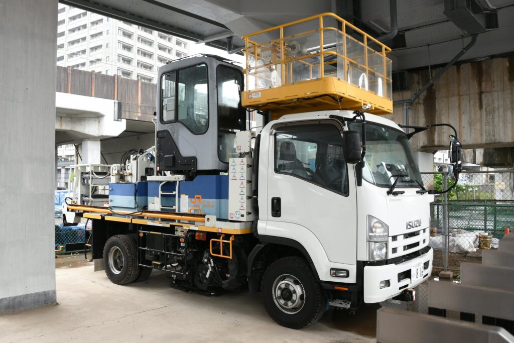 アイチコーポレーションの軌陸延線車 | MCDB
