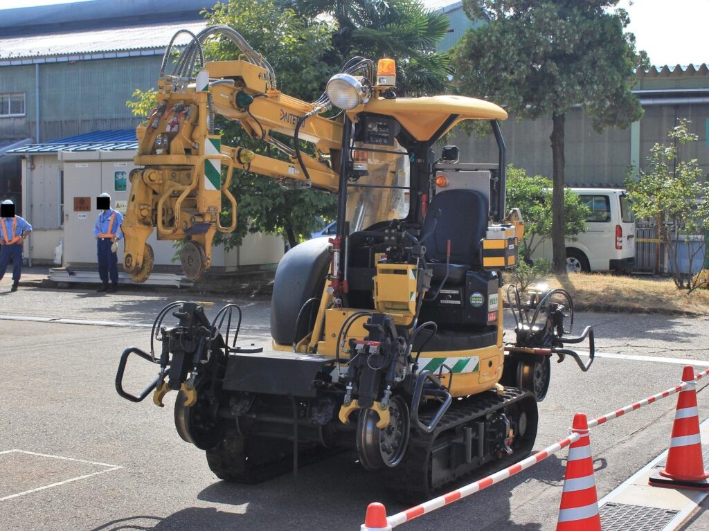 84_軌陸橋マクラギ交換機 | MCDB